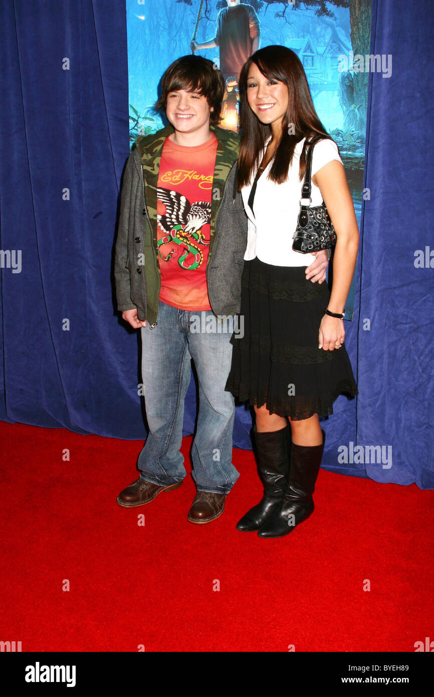 Does Josh Hutcherson Have A Girlfriend