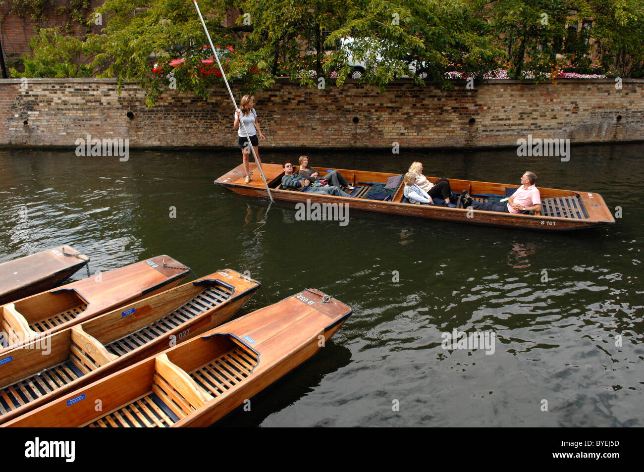 Wooden punts in cambridge hi-res stock photography and images - Alamy