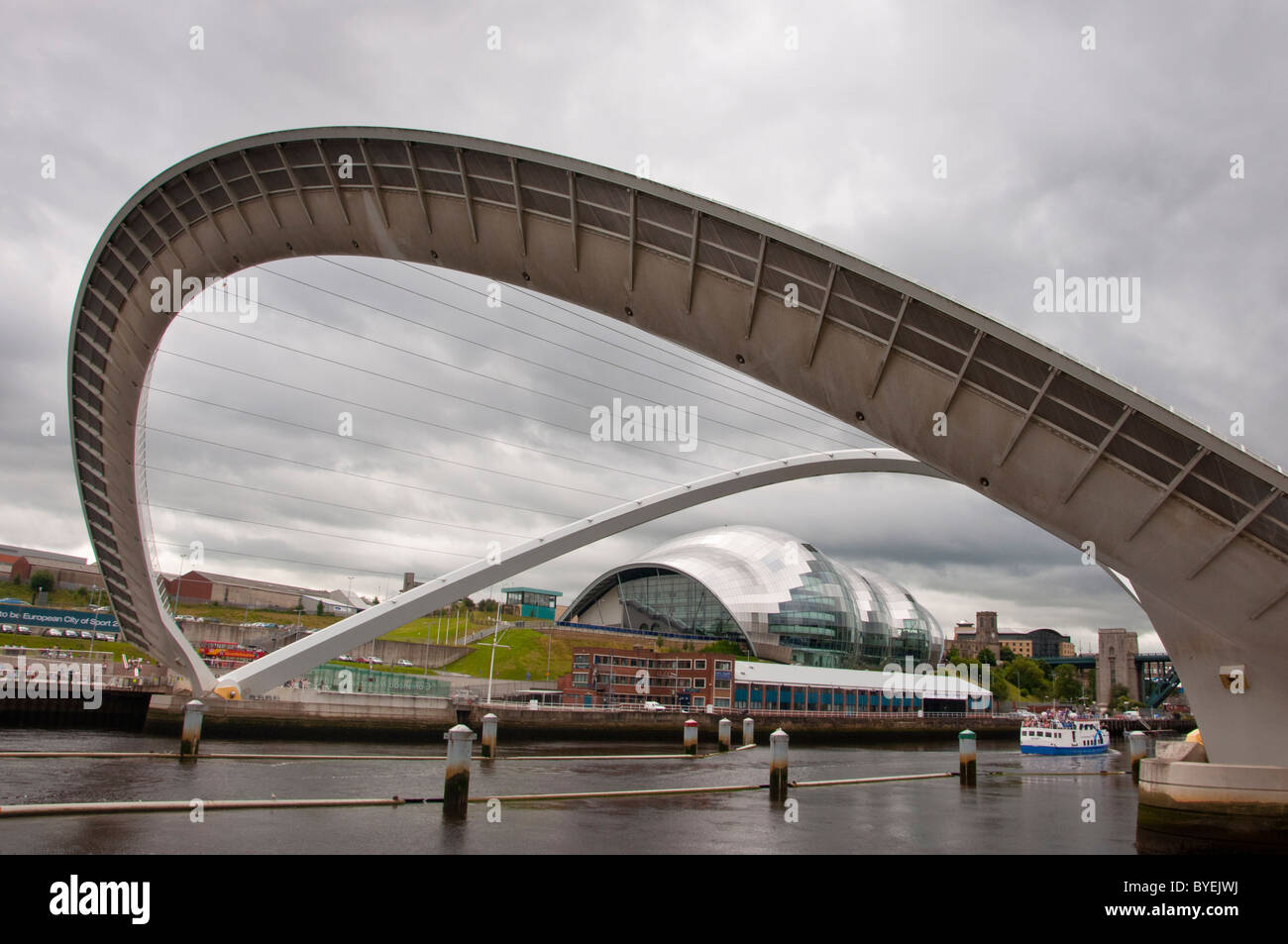 The Millennium bridge over the Tyne river opening, with the Sage ...