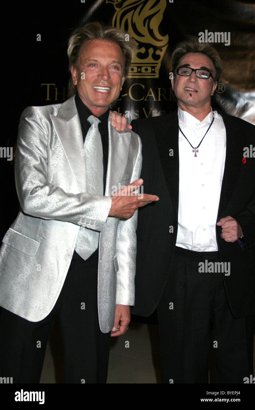 Siegfried and Roy Dame Elizabeth Taylor celebrates her 75th Birthday at ...