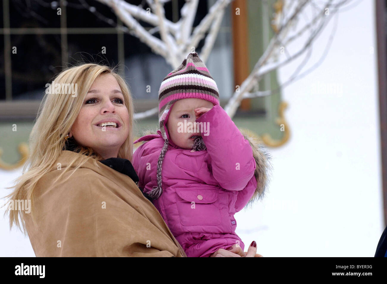 Princess Maxima with Princess Alexia on their winter vacation Lech ...