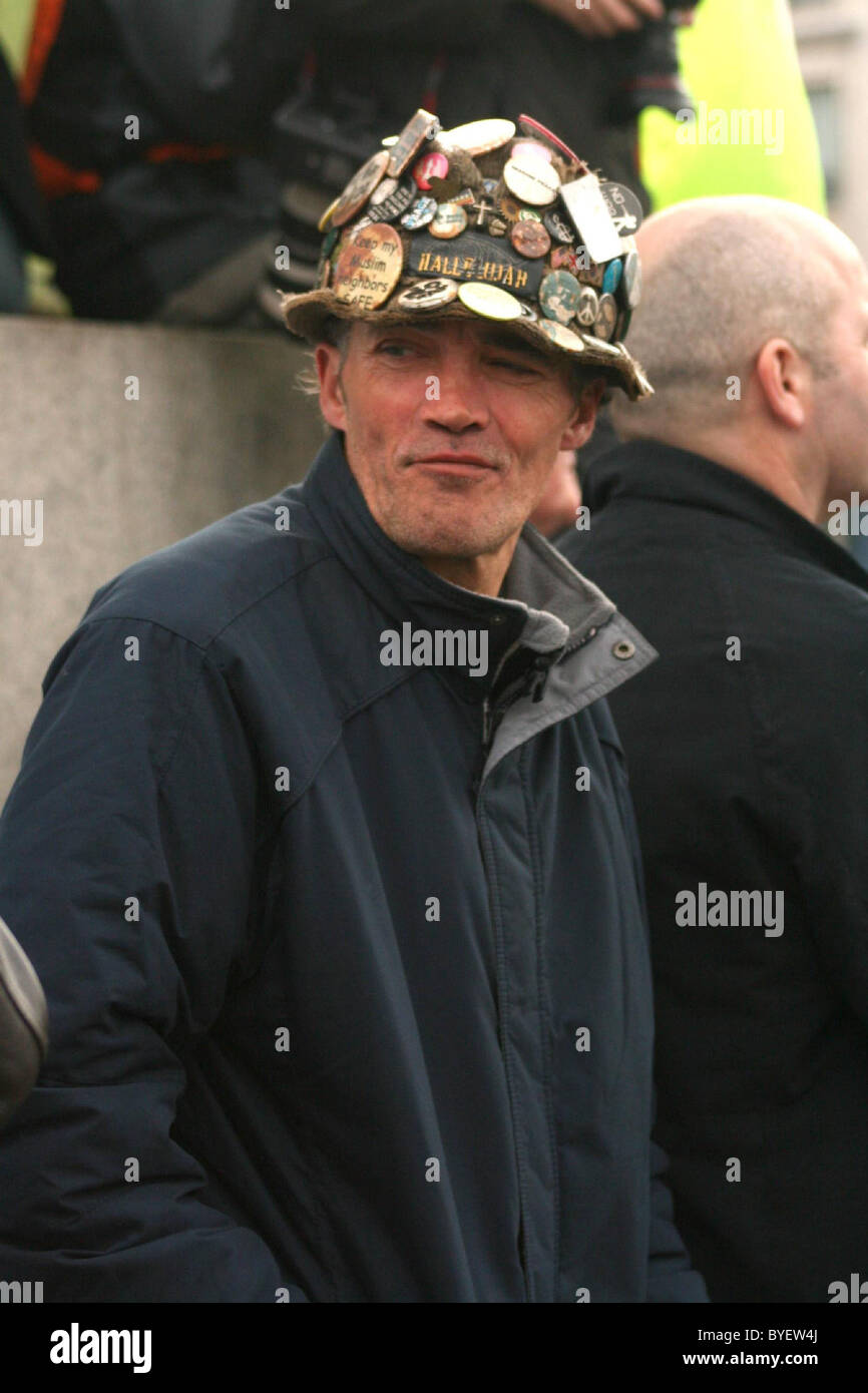 Brian Haw Iraqi war protest held at Hyde Park and marched through to ...