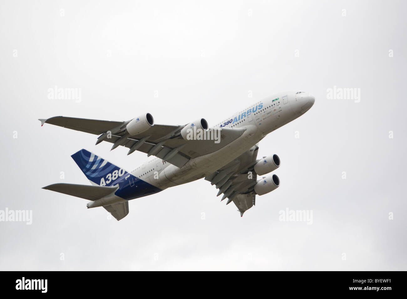 Airbus A380 world's largest commercial double two deck aircraft ...