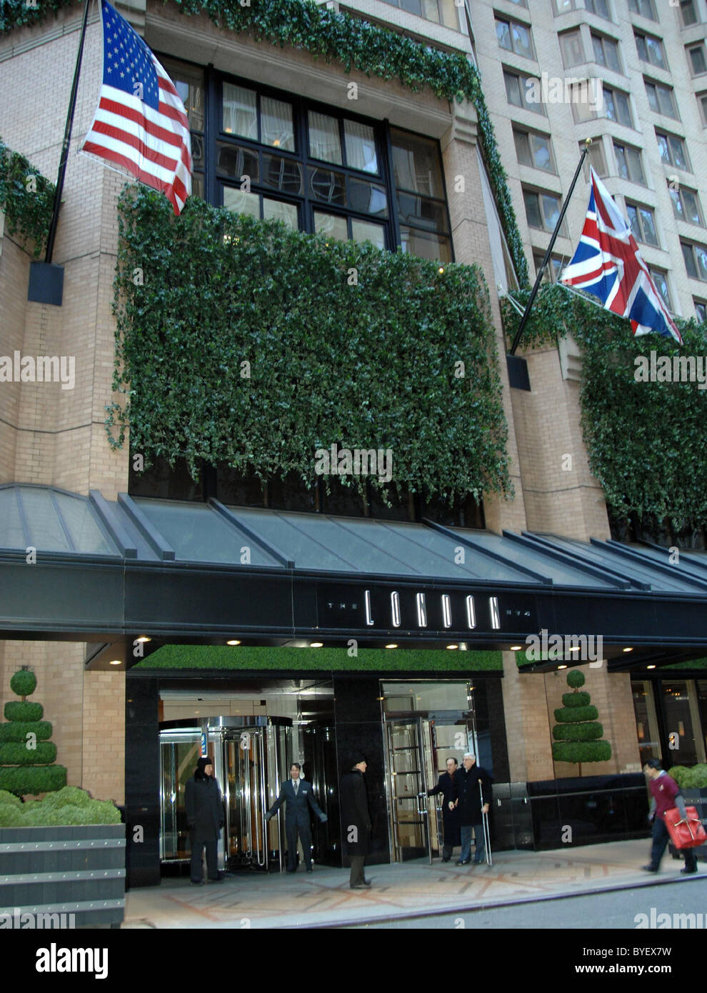 Gordon Ramsay's new restaurant 'The London' in The London NYC hotel New ...