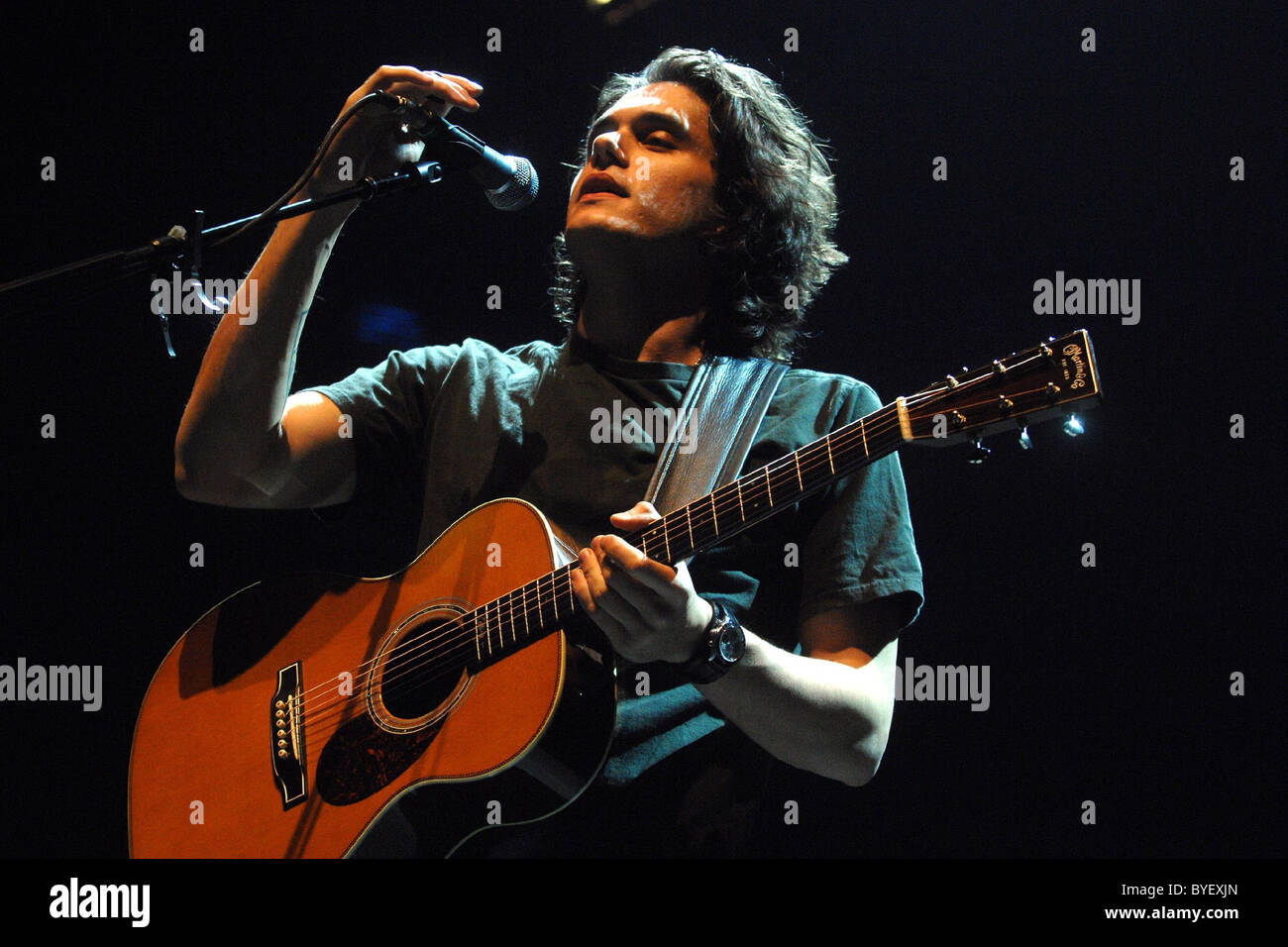 John Mayer performs live in concert on his Continuum World Tour '06/'07 ...