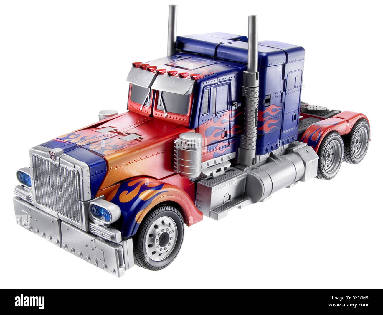 ROBOTS IN DISGUISE Kids and kids at heart can recreate epic battle ...