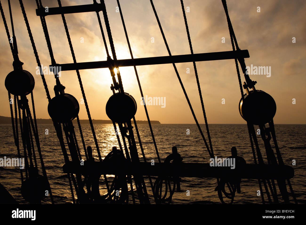 Boat rigging hi-res stock photography and images - Alamy