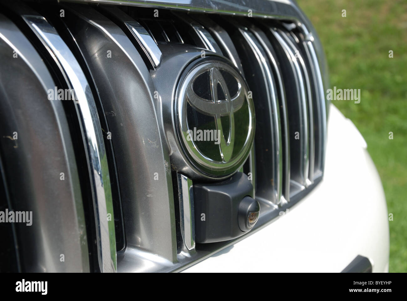 Landcruiser logo hi-res stock photography and images - Alamy