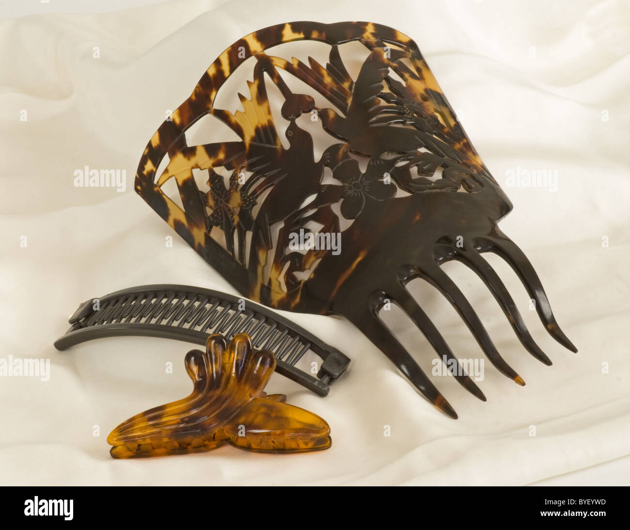 Hair comb hi-res stock photography and images - Alamy