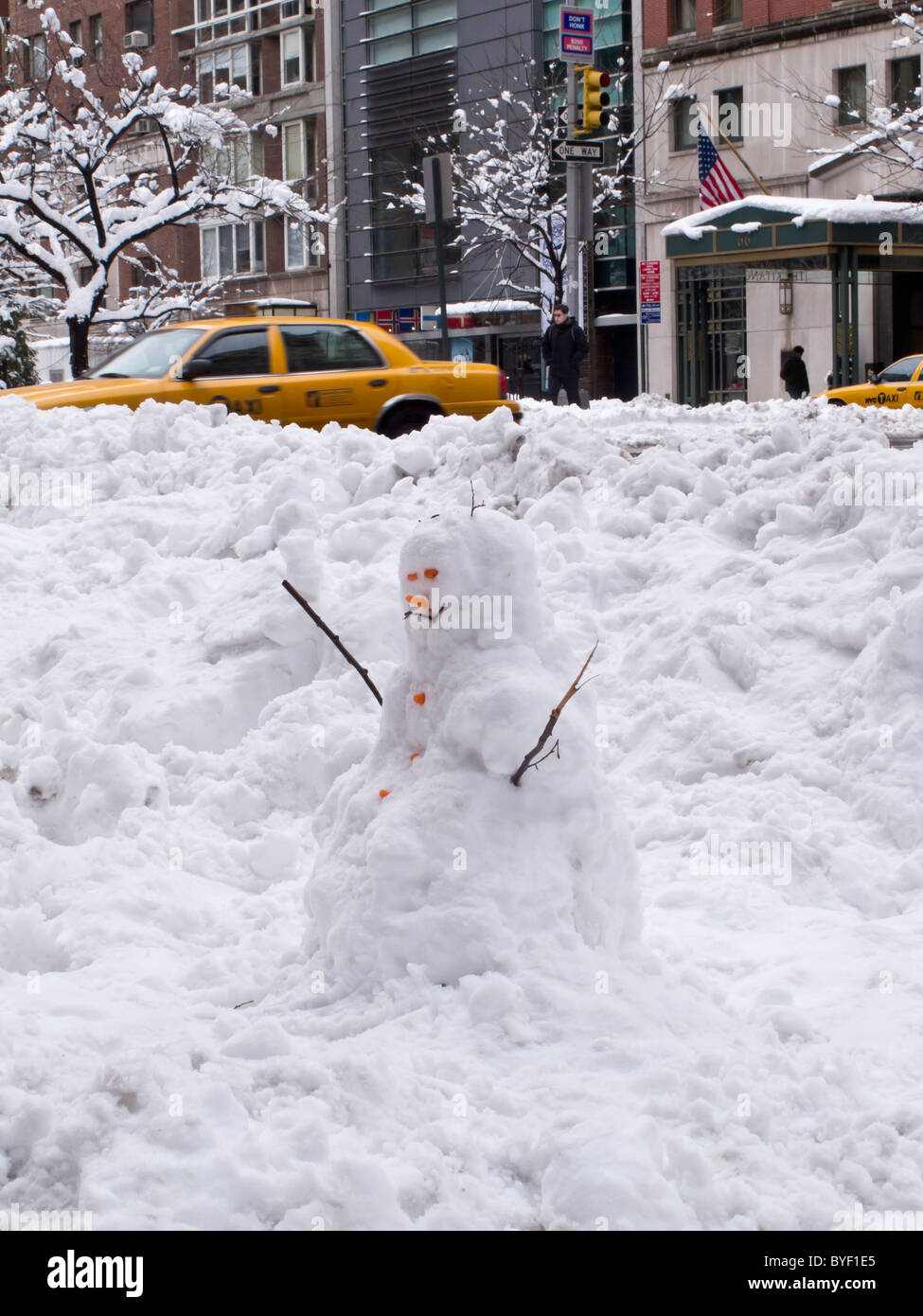 Snowman with stick arms hi-res stock photography and images - Alamy