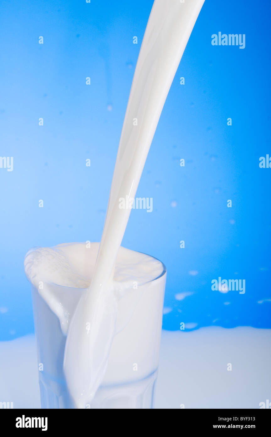 Stream of milk hi-res stock photography and images - Alamy