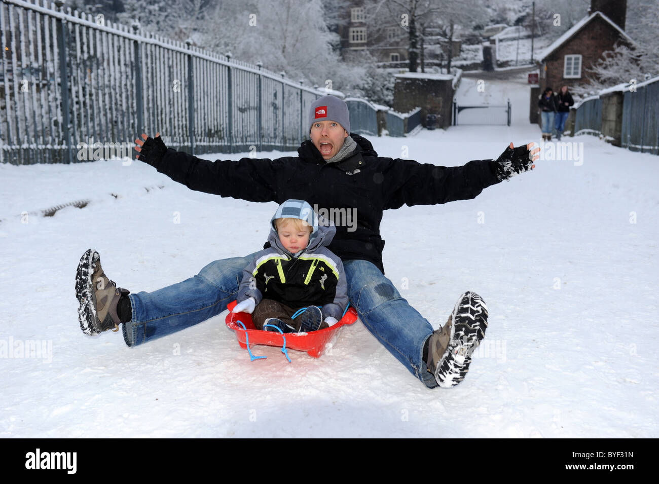 Sledging uk hi-res stock photography and images - Alamy