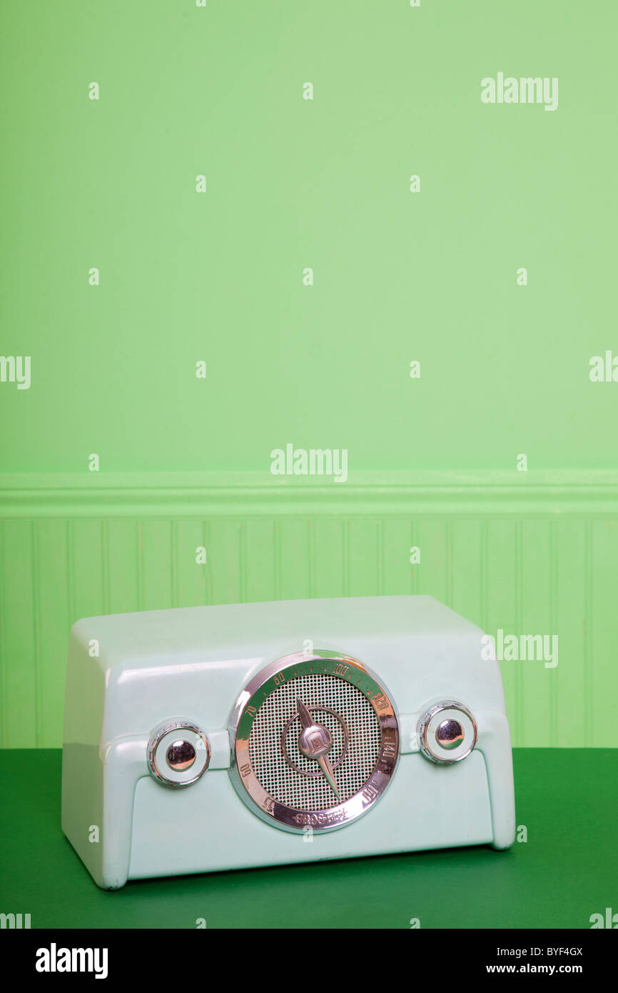 vintage green radio Stock Photo - Alamy