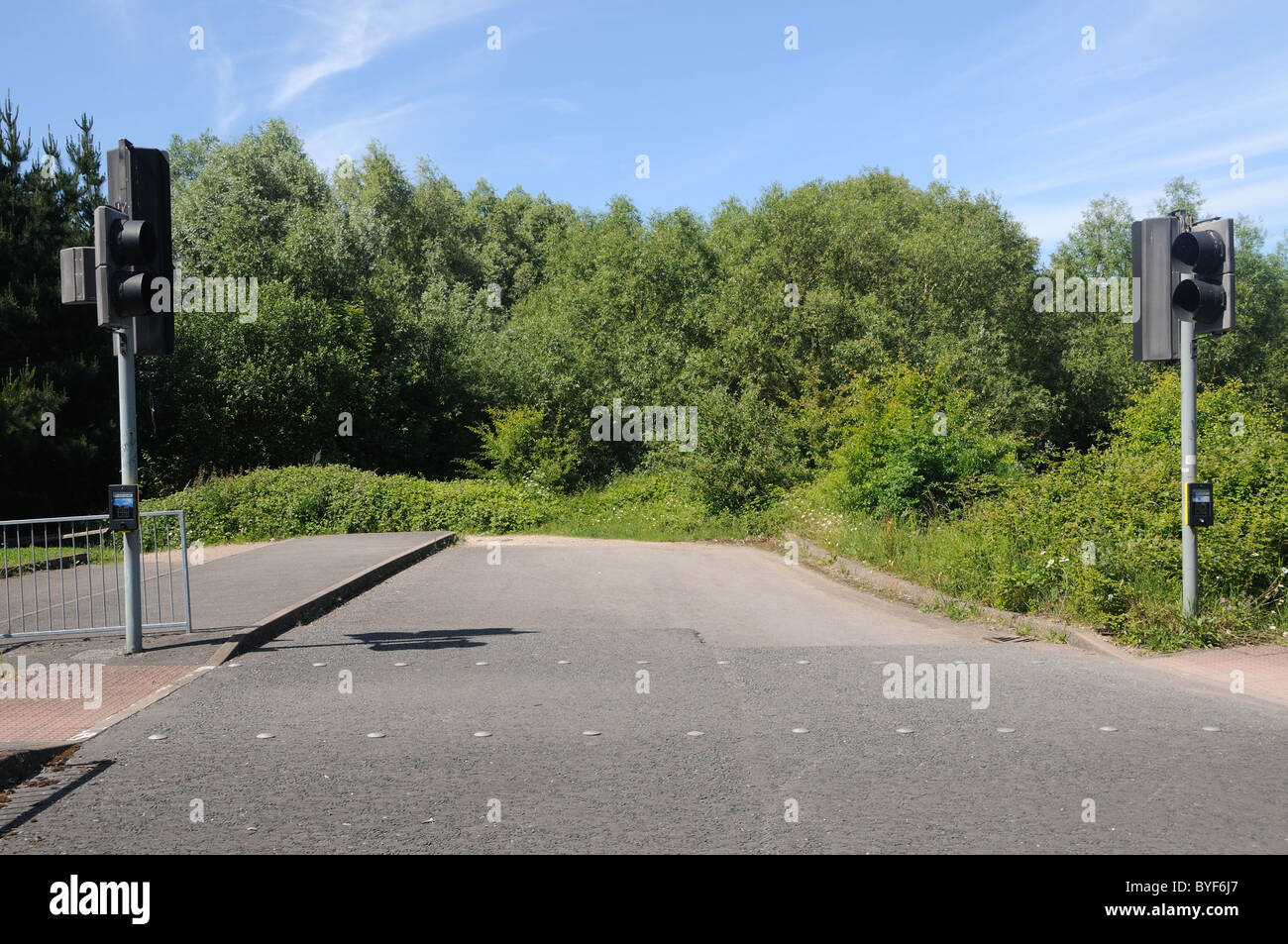 Unbuilt road hi-res stock photography and images - Alamy