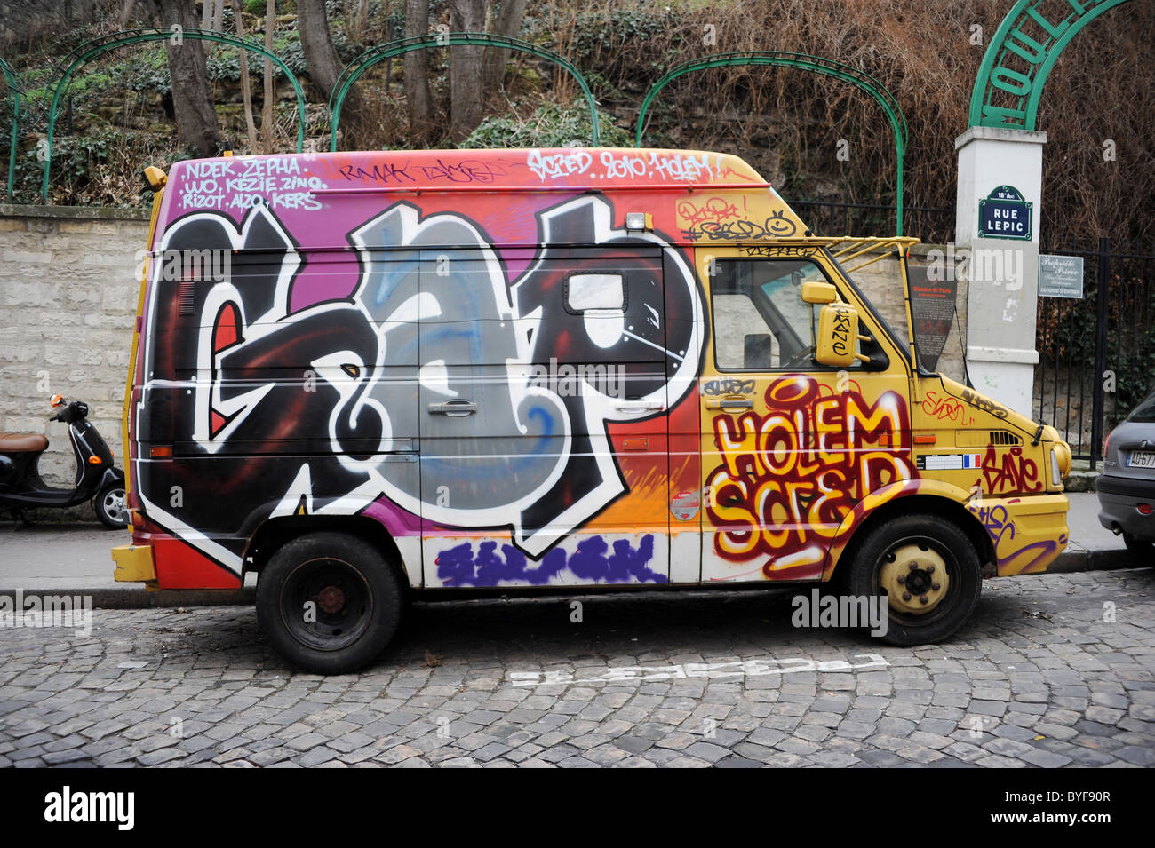 Graffiti van hi-res stock photography and images - Alamy