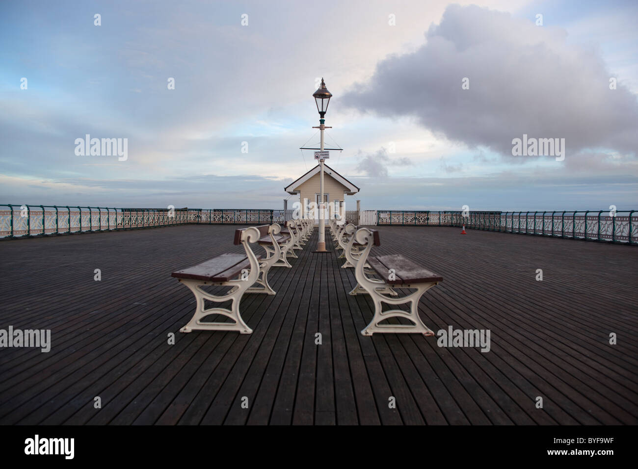 Pier seats hi-res stock photography and images - Alamy