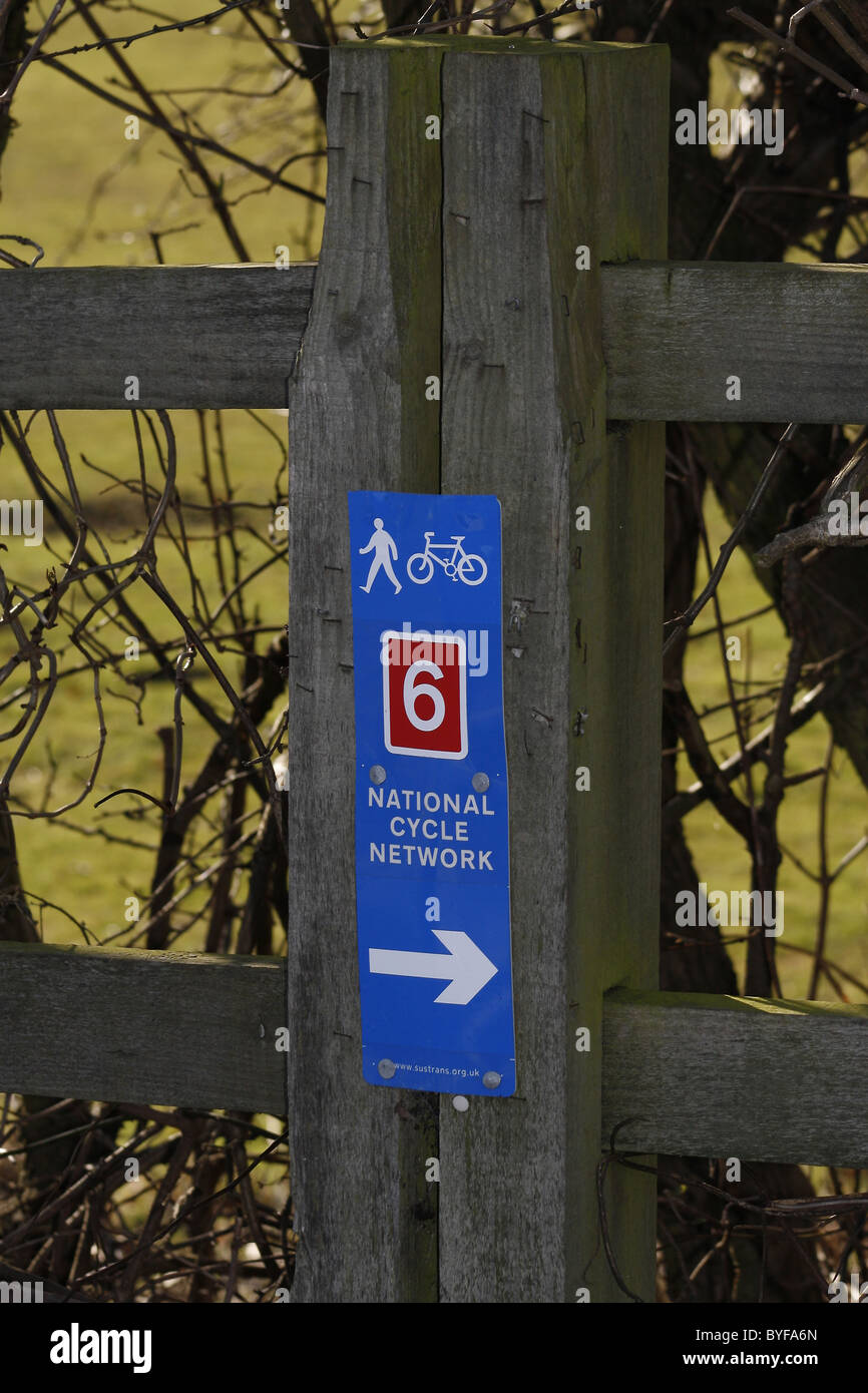 National cycle network sign hi-res stock photography and images - Alamy