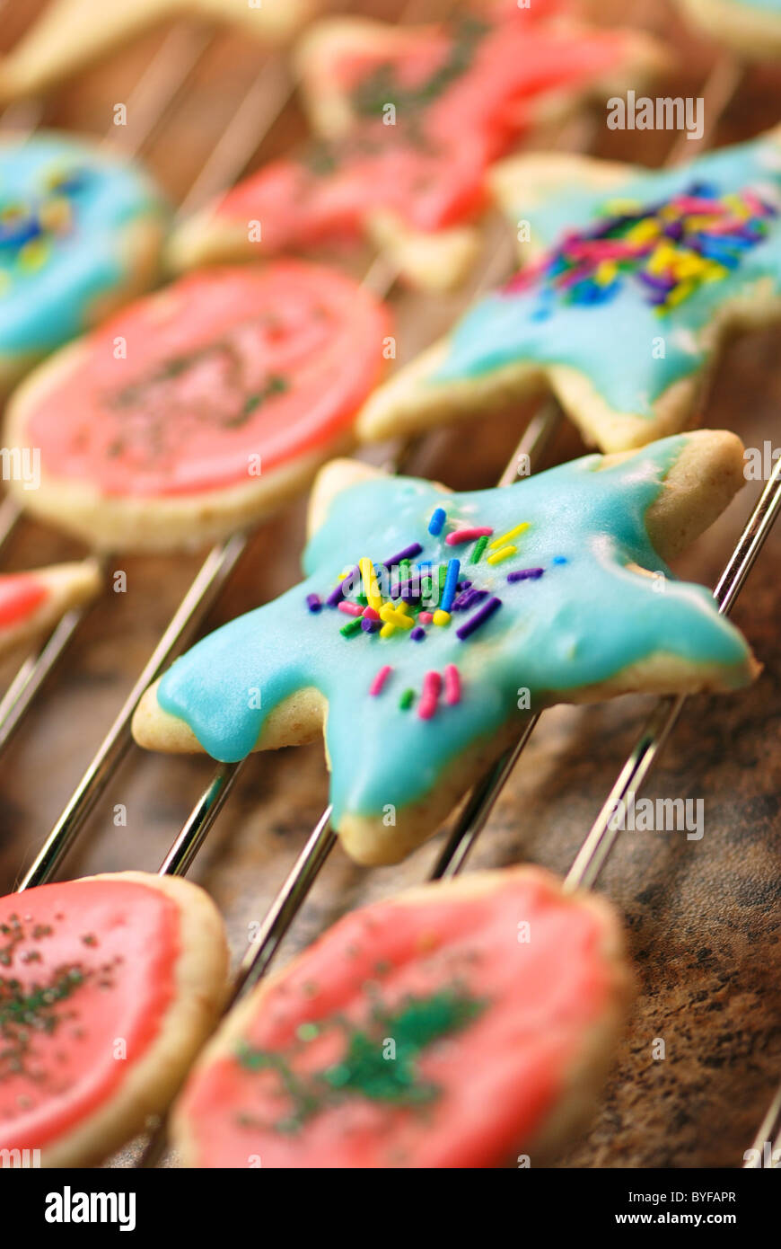 Sugar cookies cooling on a rack - soft focus Stock Photo - Alamy