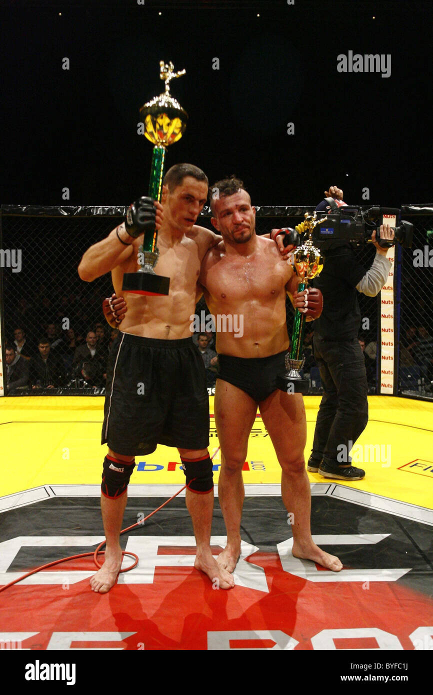 Marios Zaromskkis vs Damien Riccio Cage Rage fighting at Wembley Arena ...