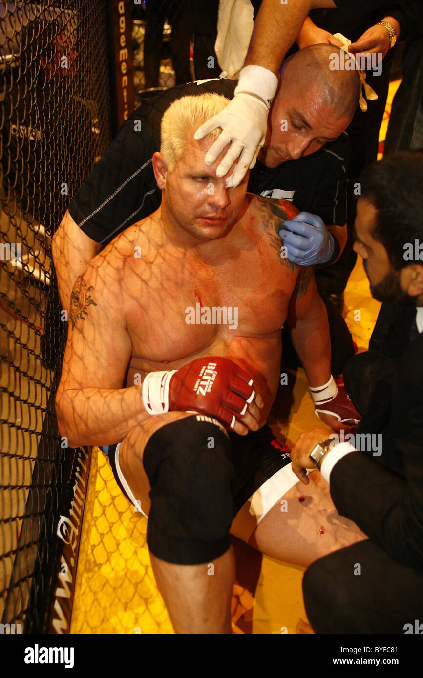 Tom Blackledge Cage Rage fighting at Wembley Arena London, England - 10 ...