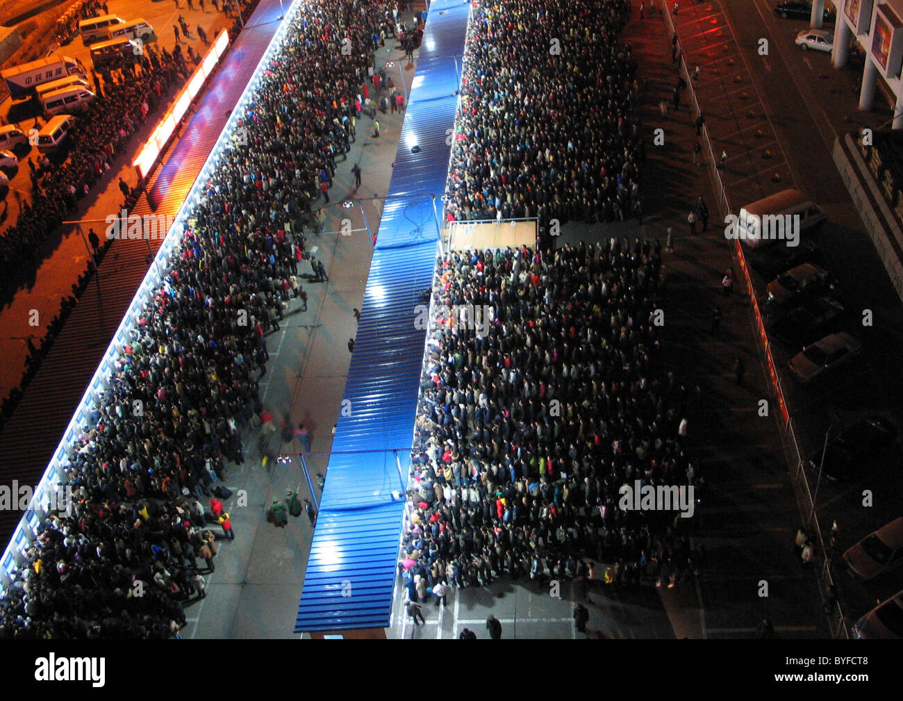 CHINA CRUSH If you thought the UK train network was congested and over ...