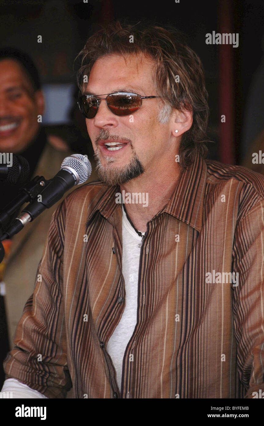 Kenny Loggins inducted into Hollywood's Rockwalk Hollywood, California ...