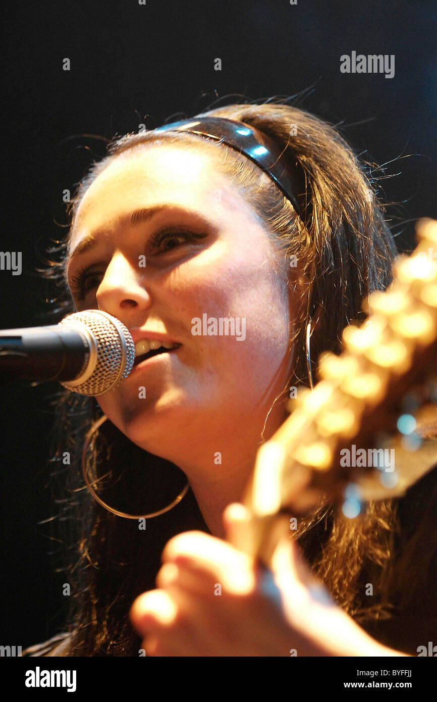 Sandi thom in concert hi-res stock photography and images - Alamy