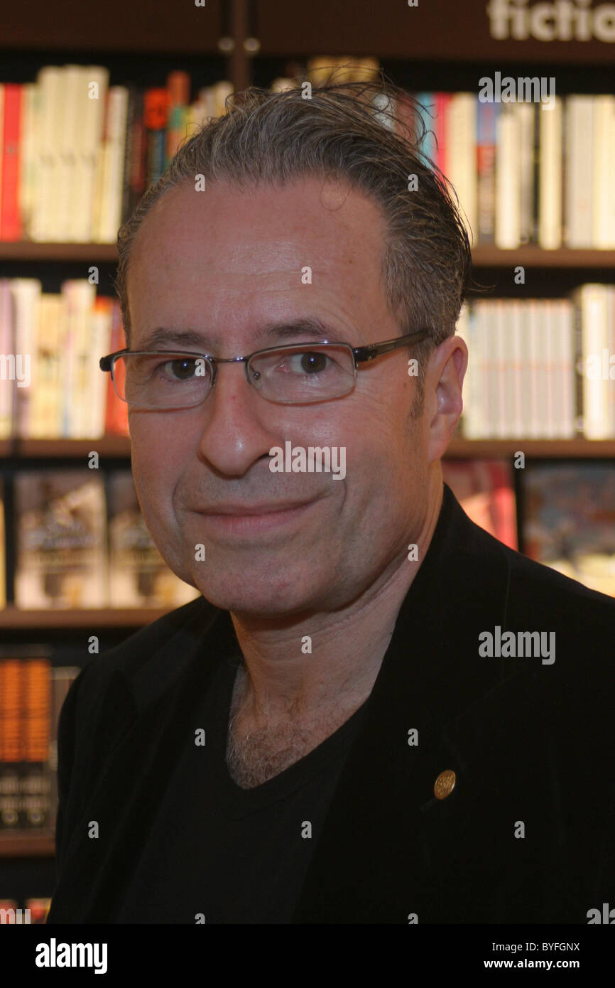 Peter james books hi-res stock photography and images - Alamy