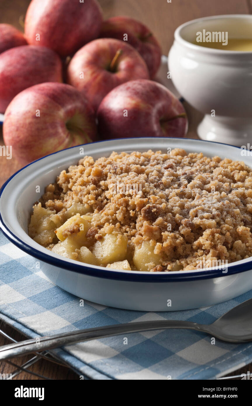 Apple crumble dessert Stock Photo - Alamy