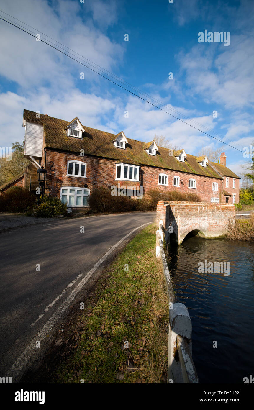 Denford Millhouse Hungerford Berkshire England UK Mill House River ...