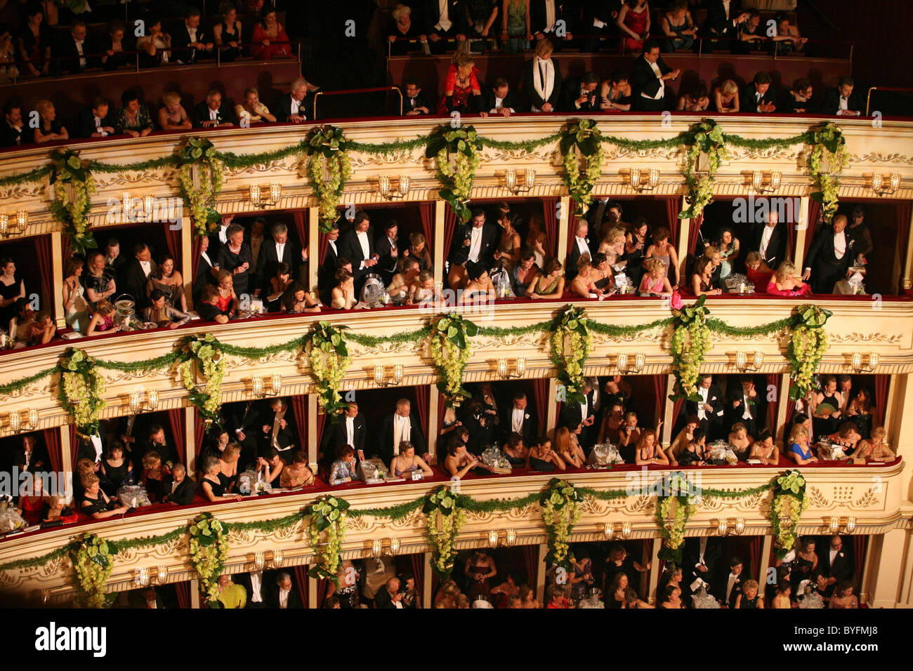 Atmosphere Annual Vienna Opera Ball (Wiener Opernball) at the State ...