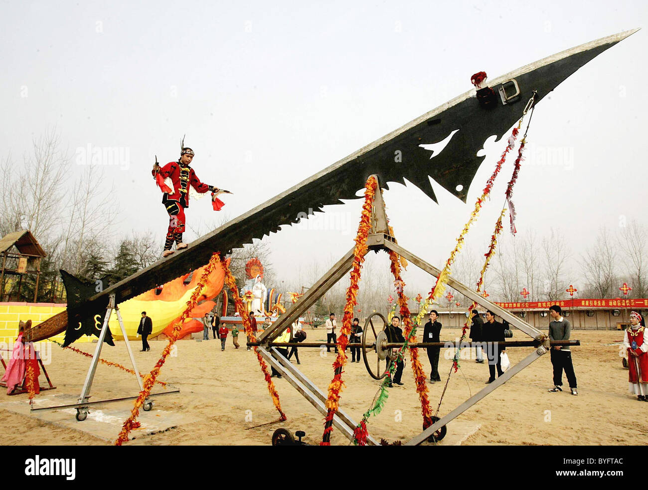 BLADE BRAVERY Famous folk artist Ji Jingyu leaves fans hanging on a ...