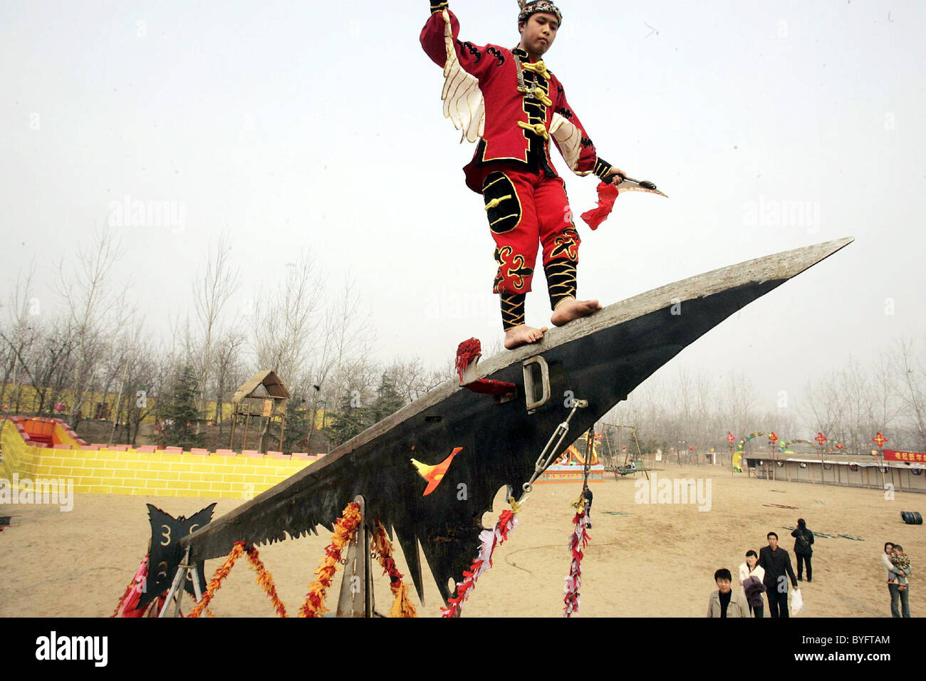 BLADE BRAVERY Famous folk artist Ji Jingyu leaves fans hanging on a ...