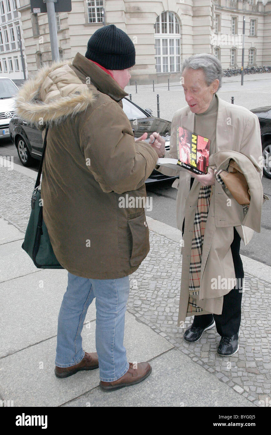 Arthur Penn arriving at Hotel de Rome after lunch Berlin, Germany - 10. ...