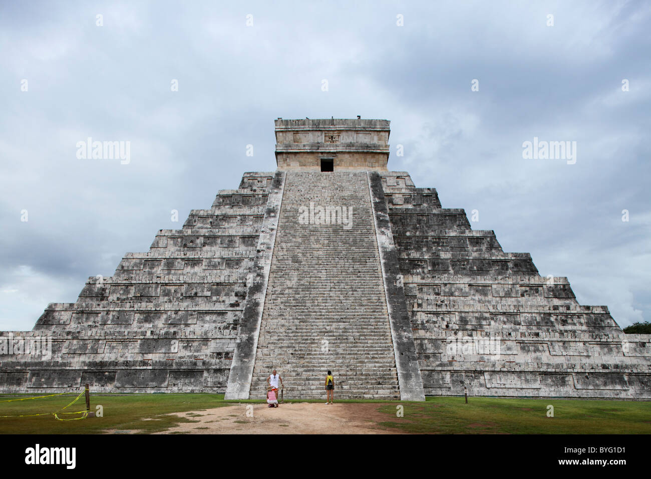 THE CASTLE, MAYAN RUINS AT CHICHEN ITZA, MEXICO Stock Photo - Alamy