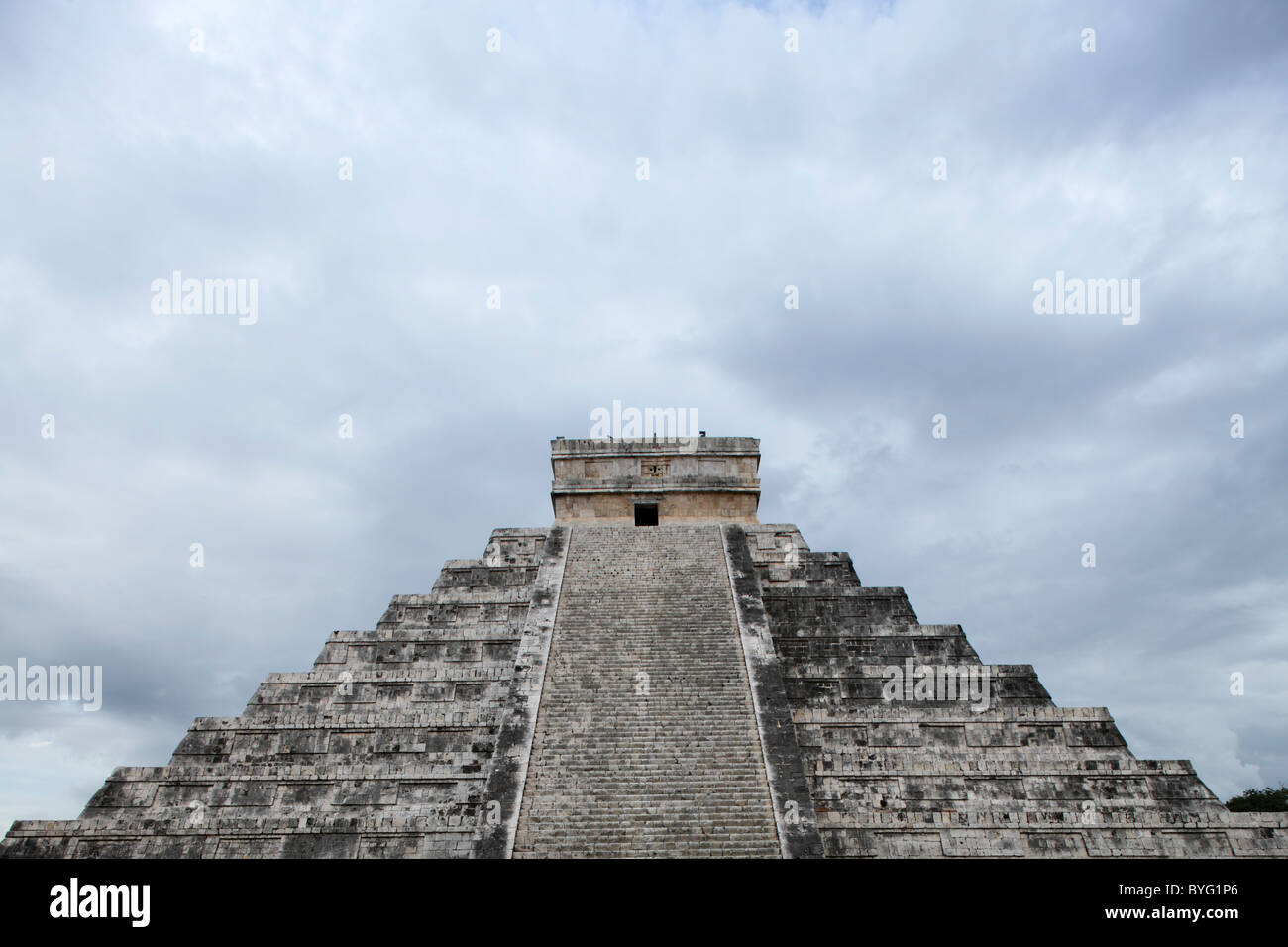 THE CASTLE, MAYAN RUINS AT CHICHEN ITZA, MEXICO Stock Photo - Alamy