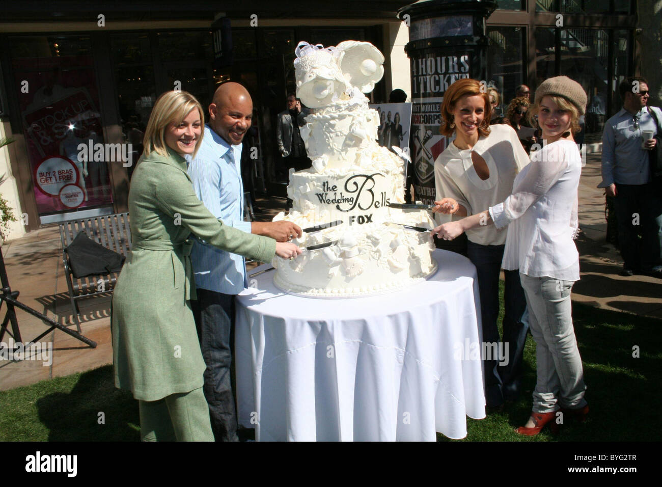 Teri Polo, Chris Williams, KaDee Strickland, Sarah Jones Cast of the ...