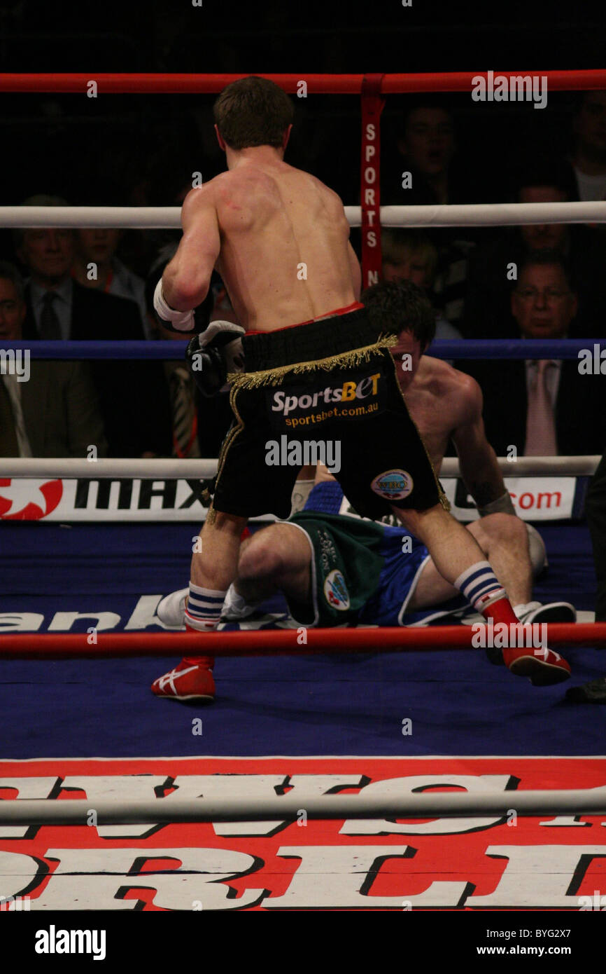 Michael Katsidis vs Graham Earl at Wembley Arena London, England - 17. ...
