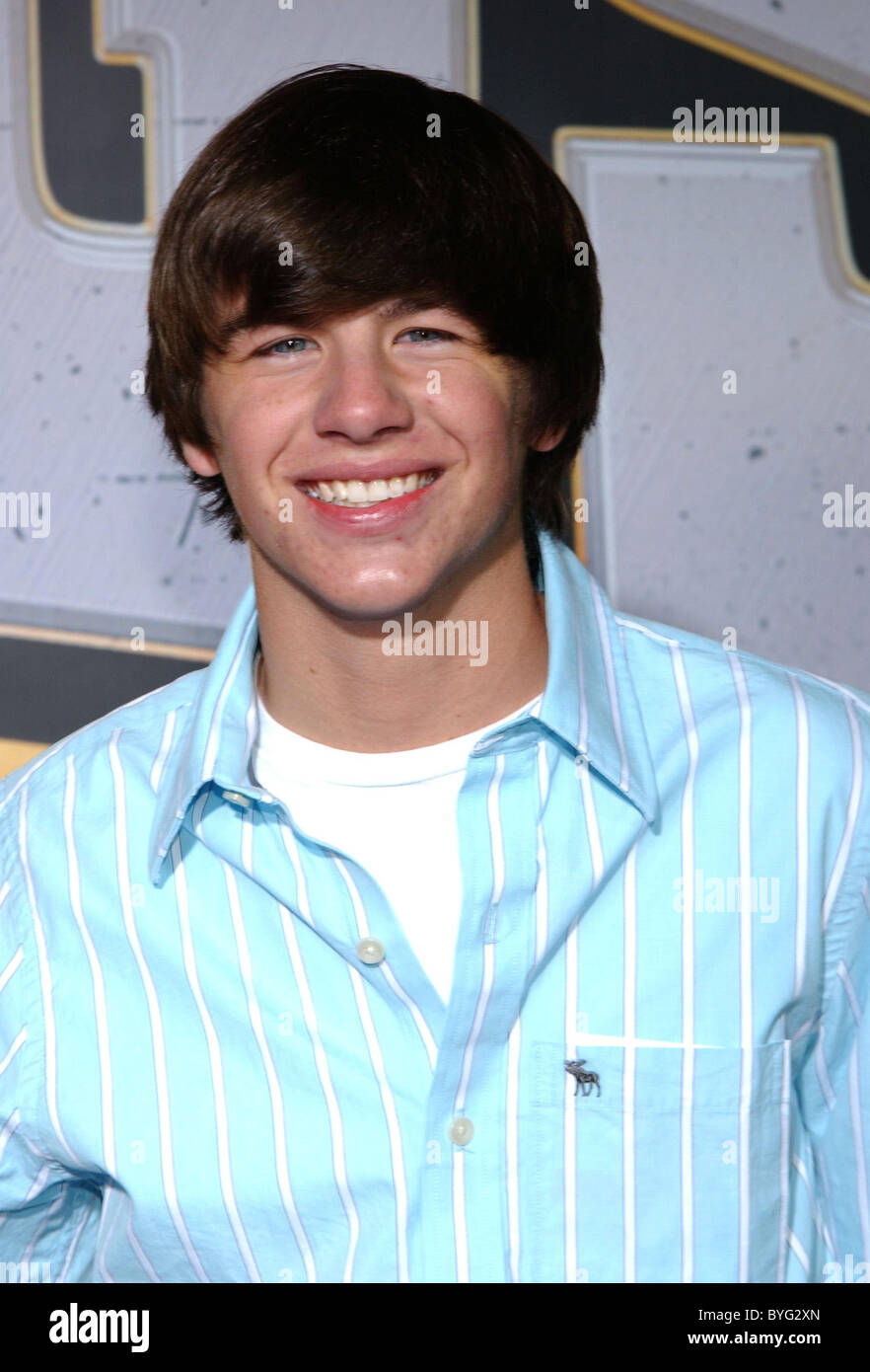 Bubba Lewis Los Angeles premiere of 'Wild Hogs' held at El Capitan ...