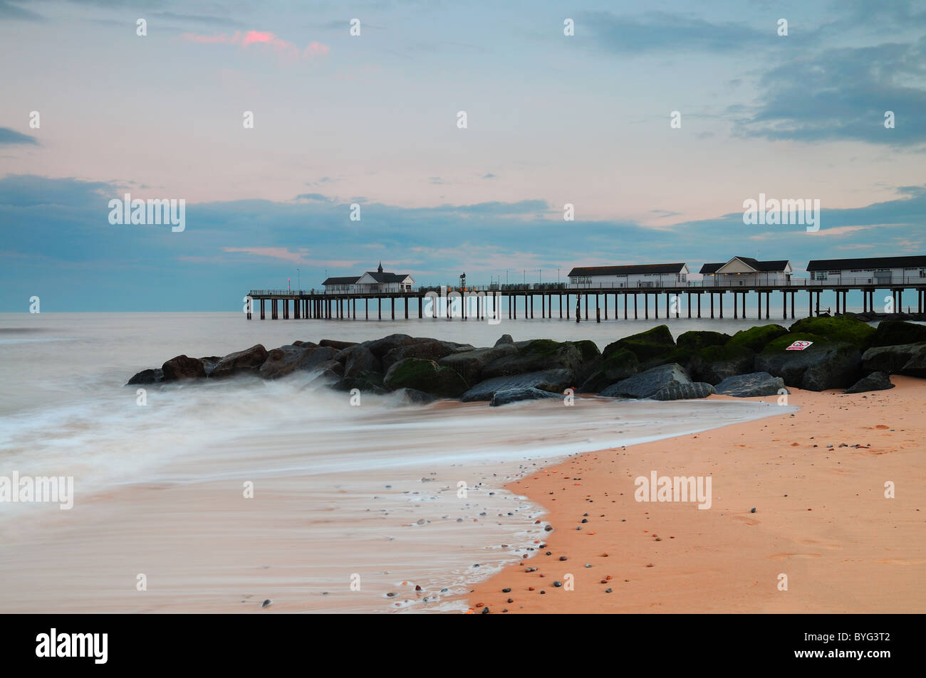 Structural piers hi-res stock photography and images - Alamy