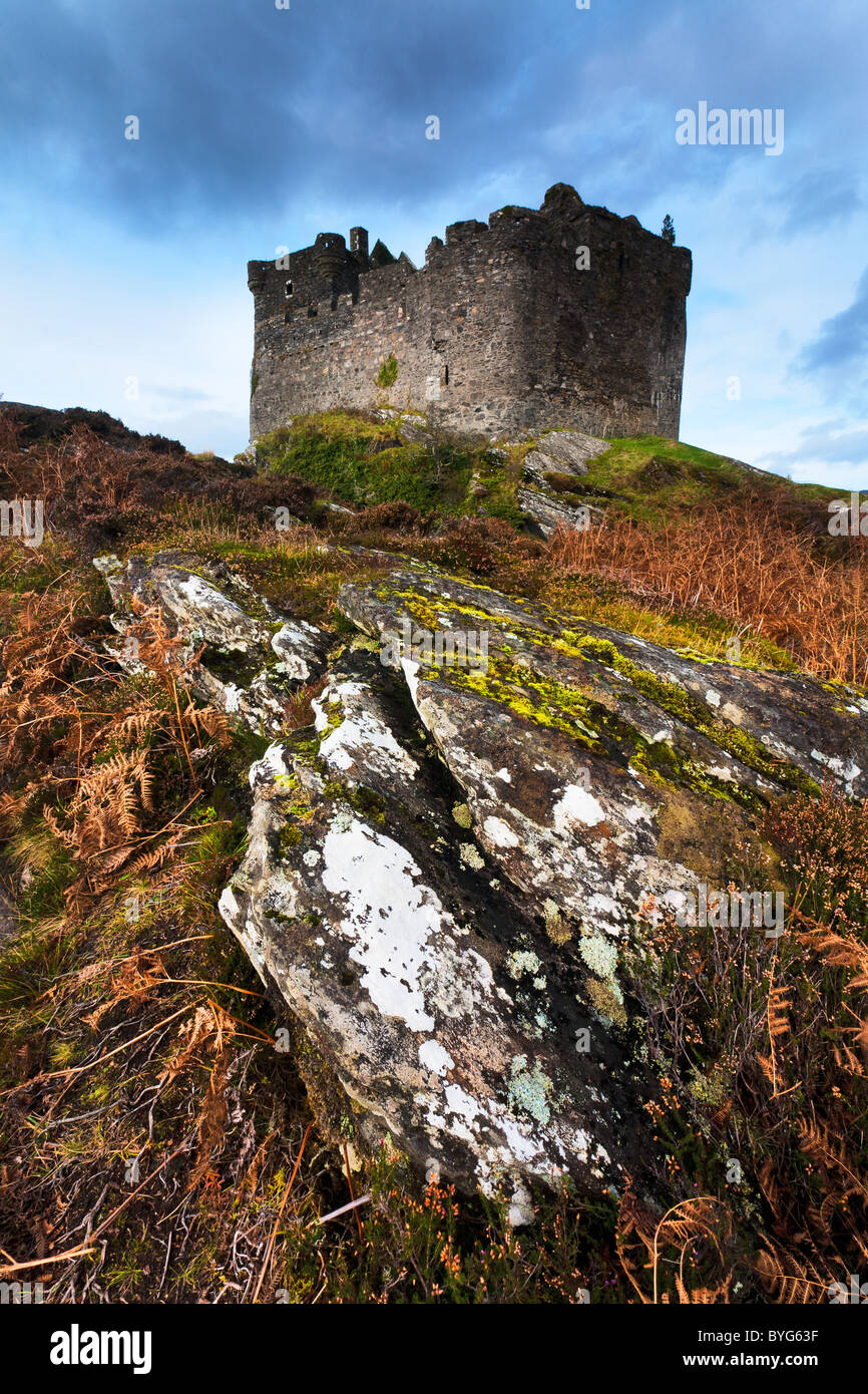 The lofty Castle Tioram stands high and dry at the entrance to Loch ...