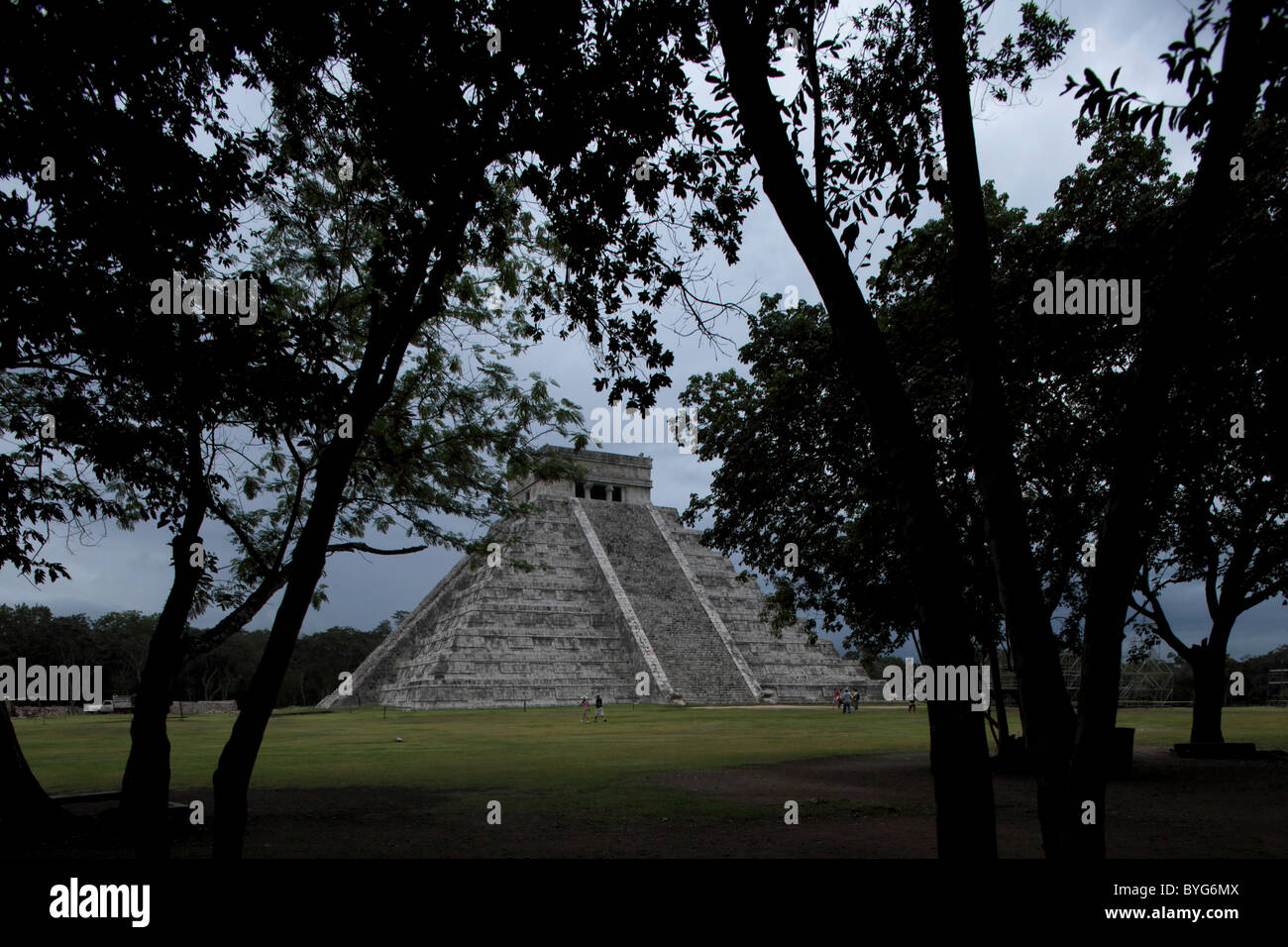 THE CASTLE, MAYAN RUINS AT CHICHEN ITZA, MEXICO Stock Photo - Alamy