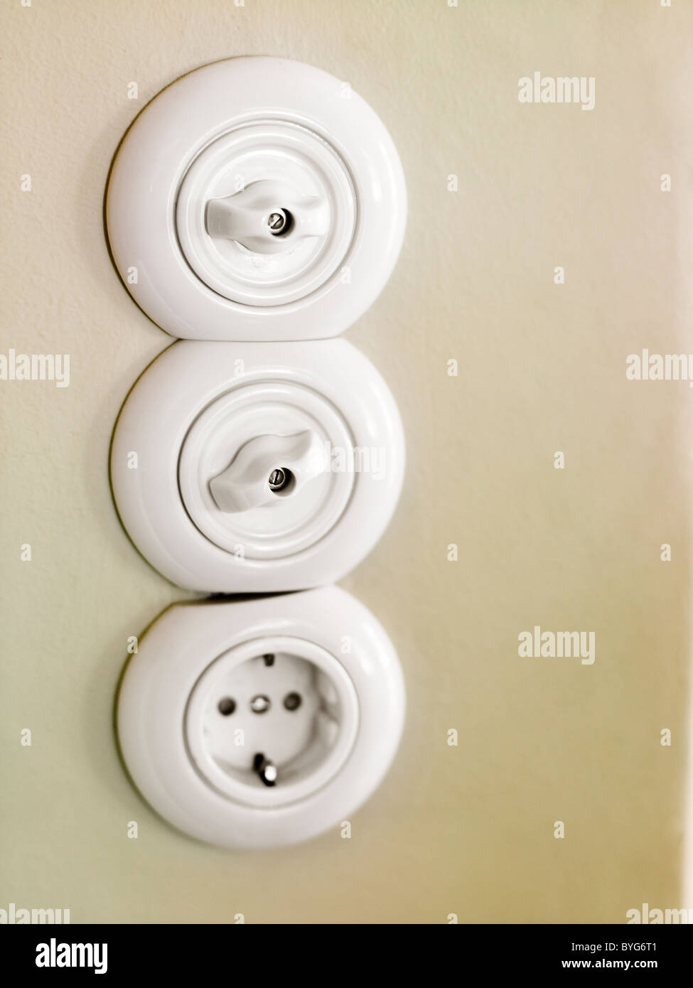 Power plugs circle hi-res stock photography and images - Alamy
