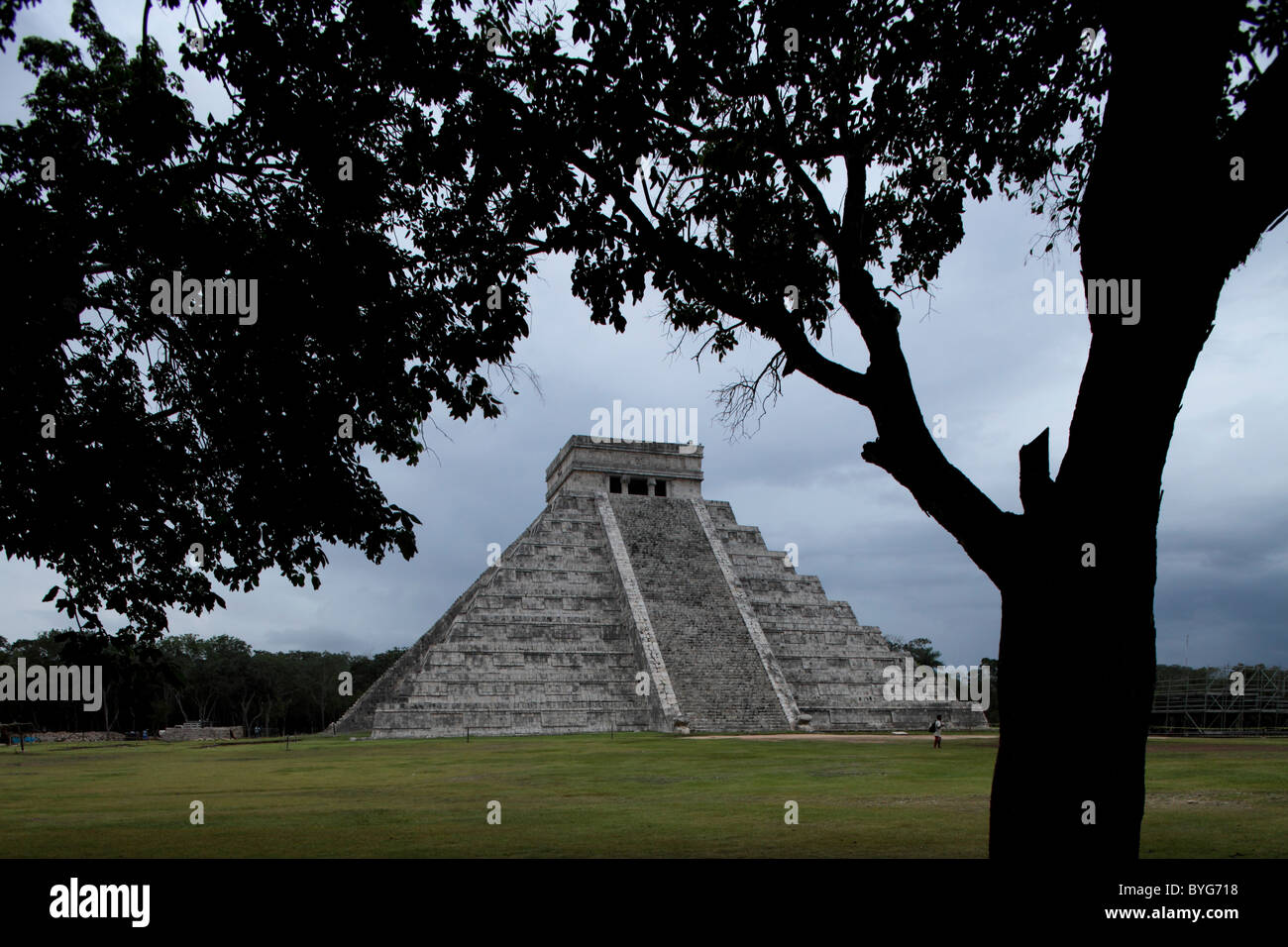 THE CASTLE, MAYAN RUINS AT CHICHEN ITZA, MEXICO Stock Photo - Alamy