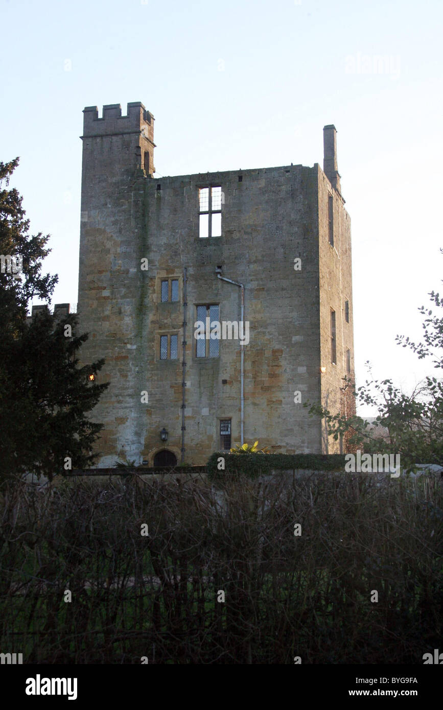 The grounds of Sudeley Castle where Elizabeth Hurley and Arun Nayer ...
