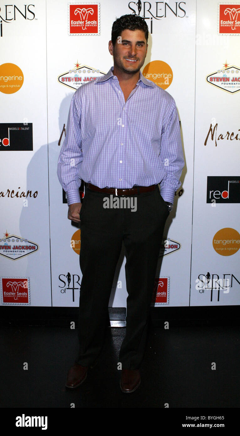 Mark Bulger NFL Pro Bowler Steven Jackson Hosts Charity Fashion Show ...