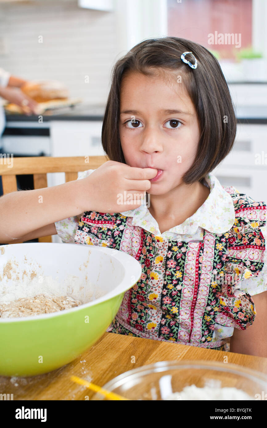 Indian girl with apron in kitchen hi-res stock photography and images ...