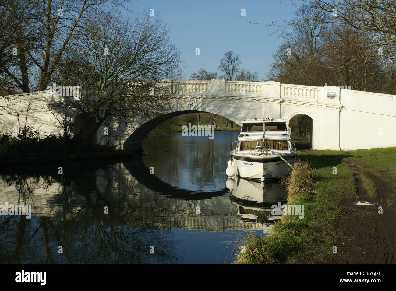 The Grove Bridge, Grand Union Canal Stock Photo - Alamy