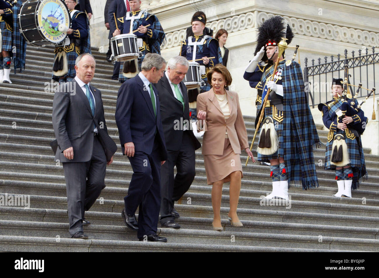 Bertie ahern george bush nancy hi-res stock photography and images - Alamy