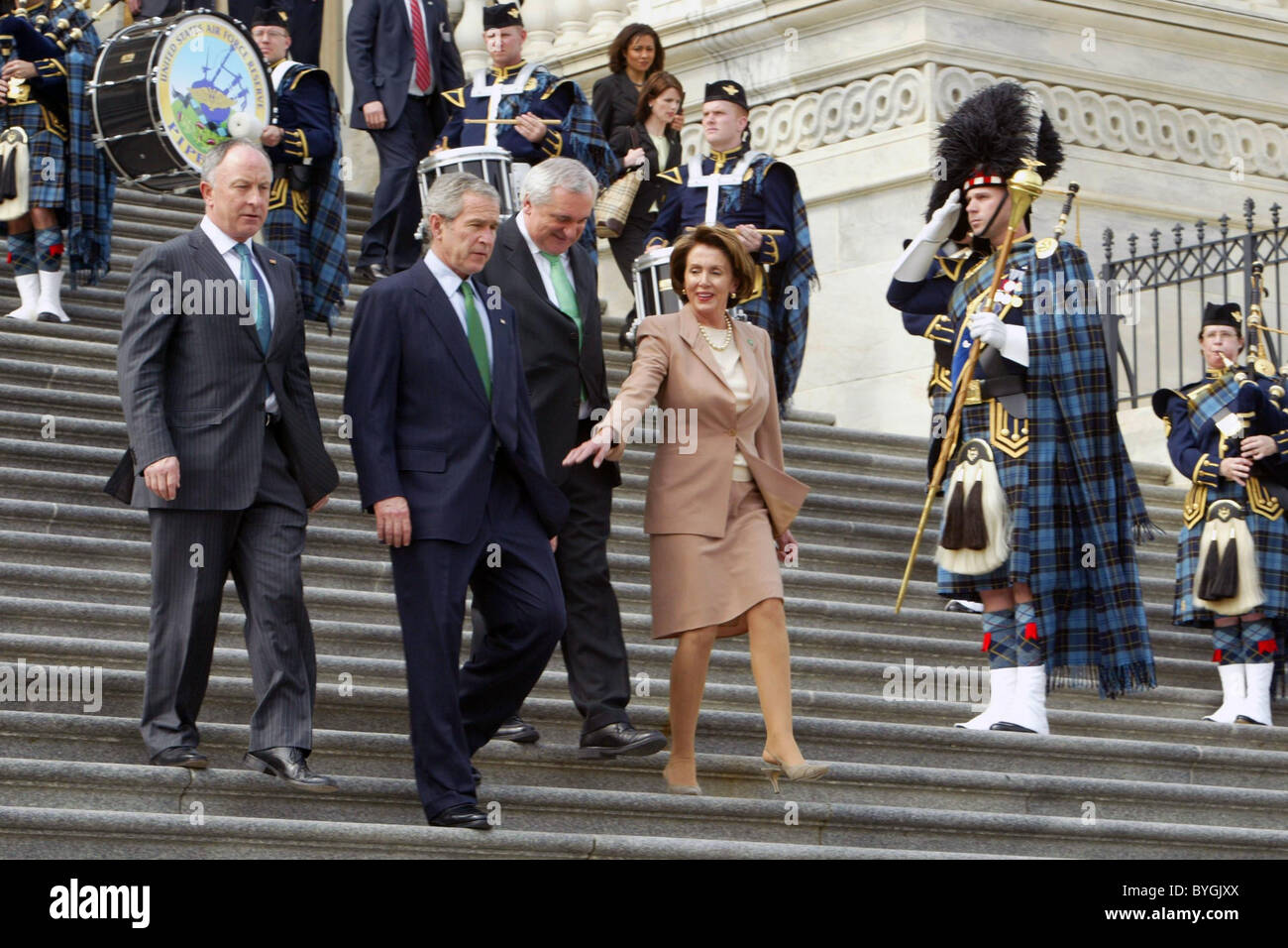 Bertie ahern george bush nancy hi-res stock photography and images - Alamy